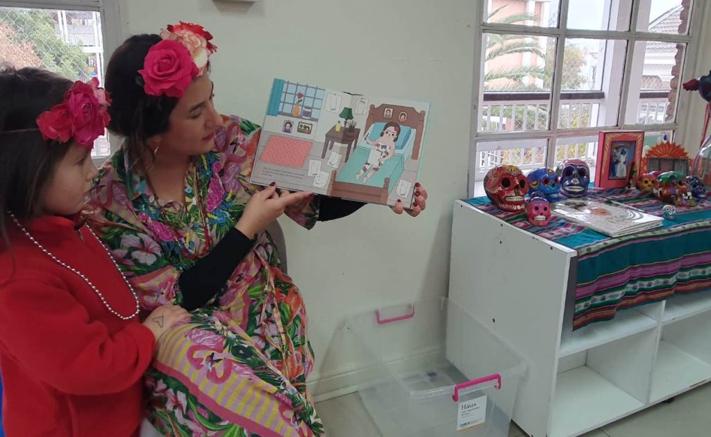 "Pequeña y grande Frida Kahlo" cautivó a las estudiantes de Kinder ...